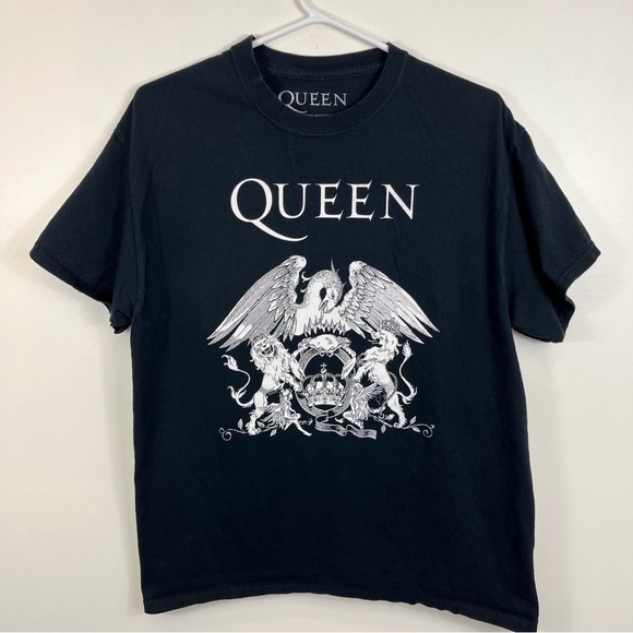 Queen | Shirts | Queen The Band Classic Logo Tshirt Black Adult Sz ...